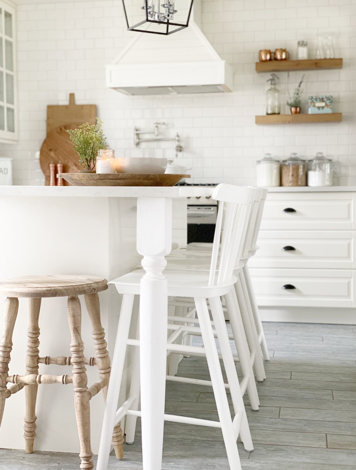 Farmhouse Sink, Pot Filler and Faucet