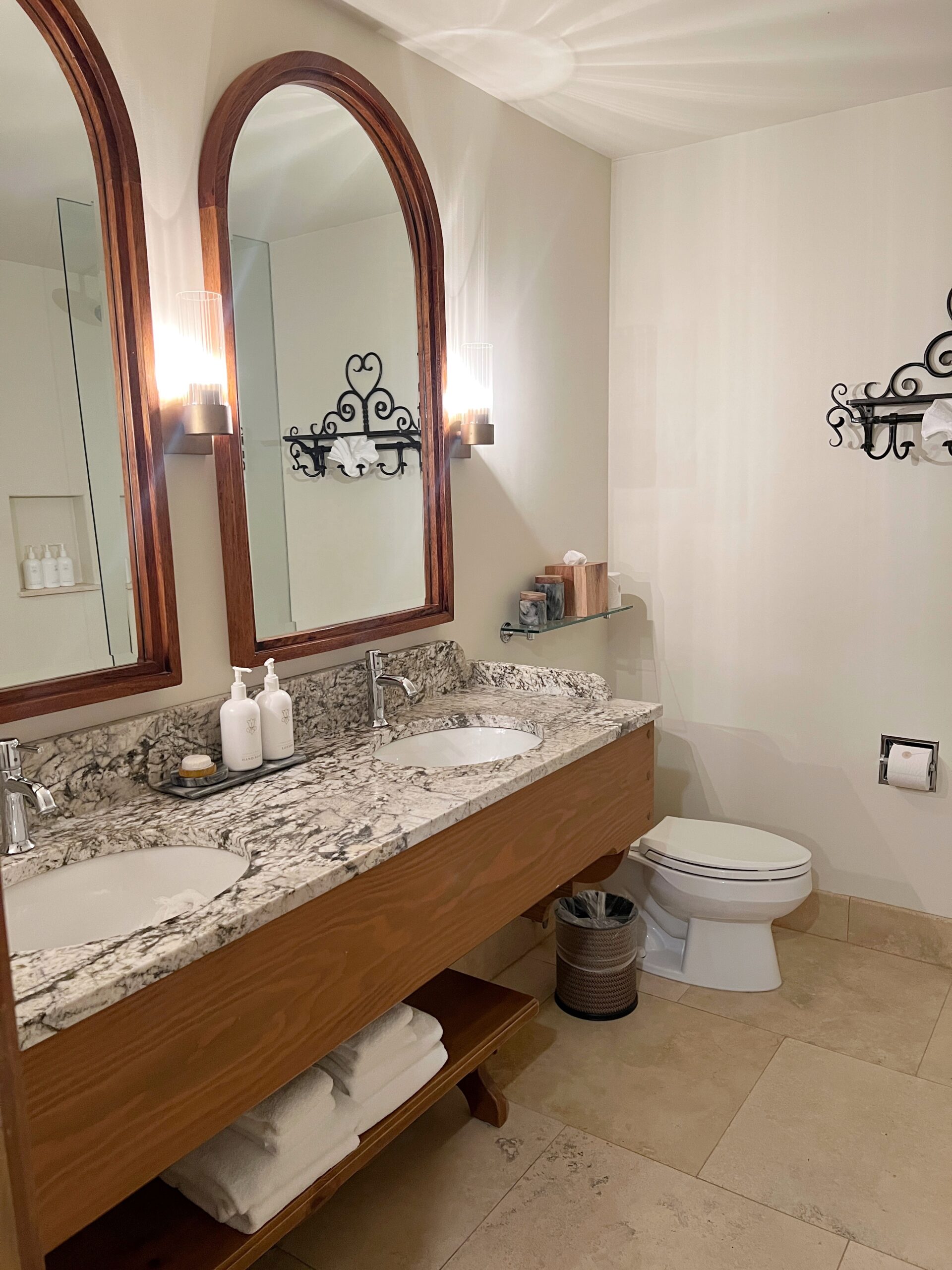 Best Hotel in Leavenworth - Enzian Inn - Family Must Stay