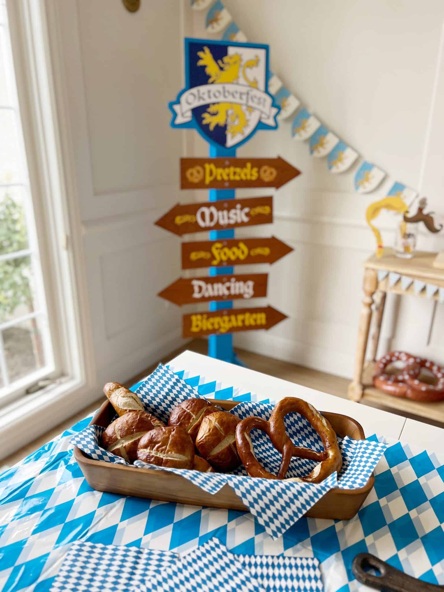 DIY Pretzel Stand - Pretzel Bar - Oktoberfest
