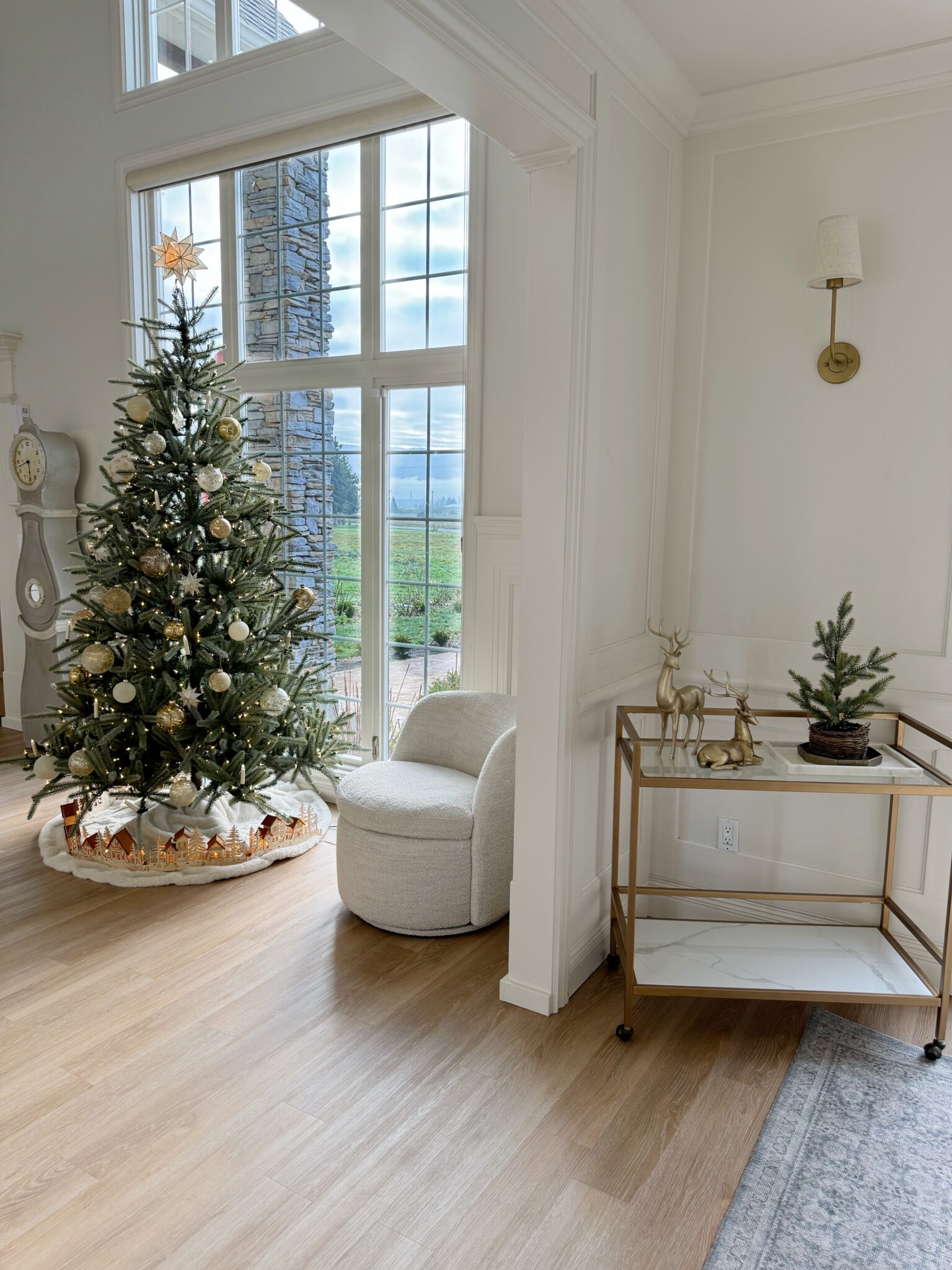 A Timeless Christmas - Tree and Ornaments